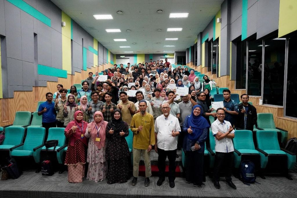 PETAKOM UMPSA serah sumbangan RM10,000 kepada 100 pelajar menjelang Hari Raya Aidilfitri 2025 ...